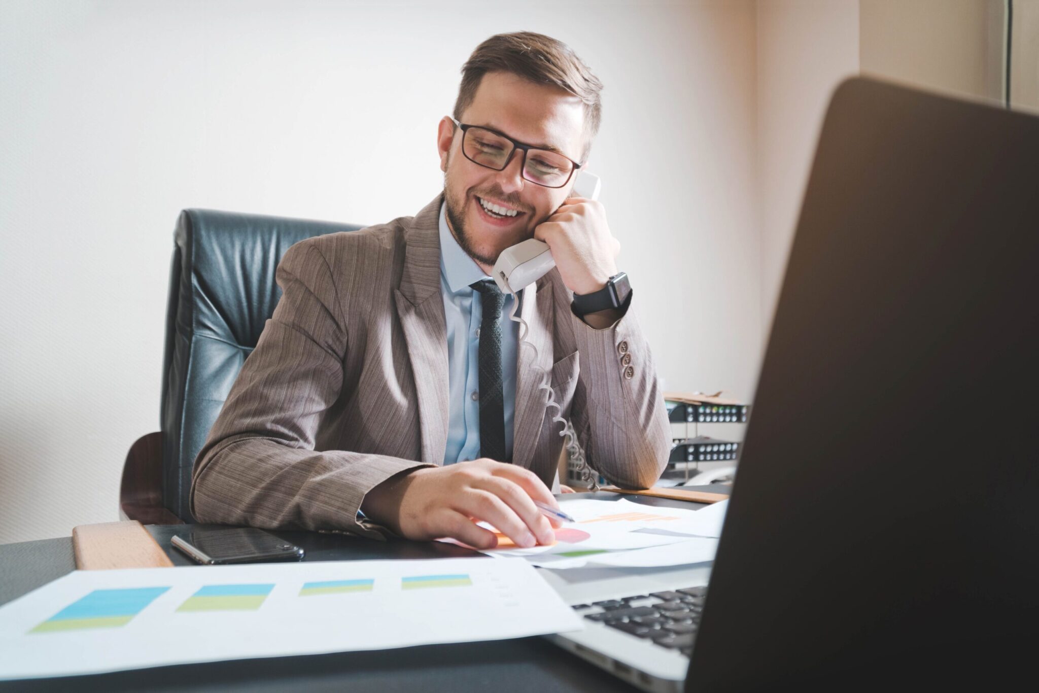 Ainda vale a pena ter telefone fixo em empresas? Saiba mais - Blog Brisanet